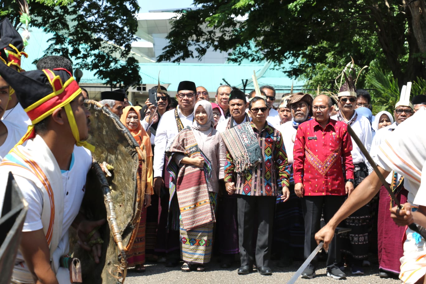 Penjabat Gubernur NTT Ayodhia Kalake Tiba di Bumi Flobamorata – Website ...